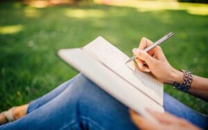 How to Effectively Structure Your Thoughts While Writing